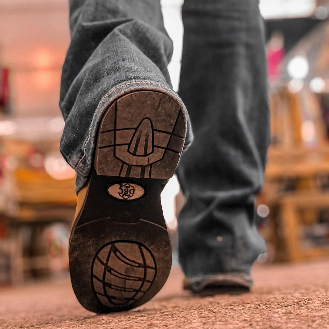 BOTINES DE VAQUETA Y DE CORCHO – DBC MEXICO